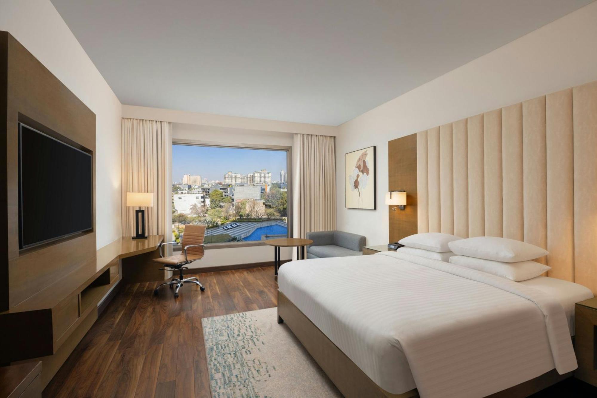 HOTEL COURTYARD GURUGRAM DOWNTOWN | ⋆⋆⋆⋆ | GURGAON, INDIA | SEASON ...